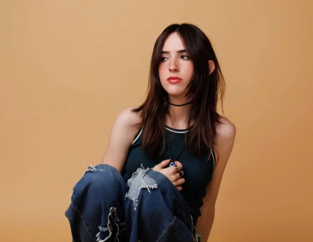 Gabriela Bee Age – Full Biography, Career, Net Worth & More - Biography ...